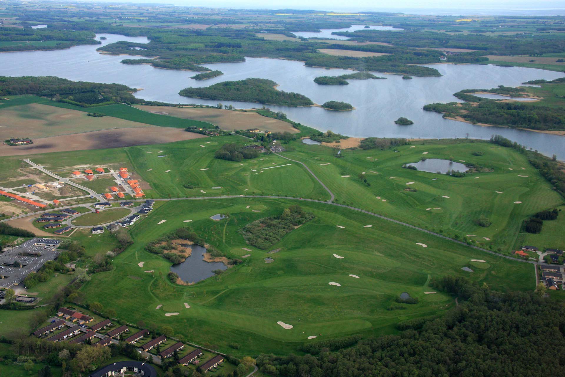 Maribo Sø Golfklub | Golfbane Lolland | NordicGolfers.com
