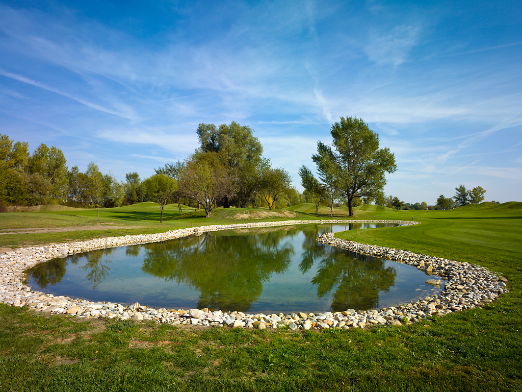 Diamond Country Club