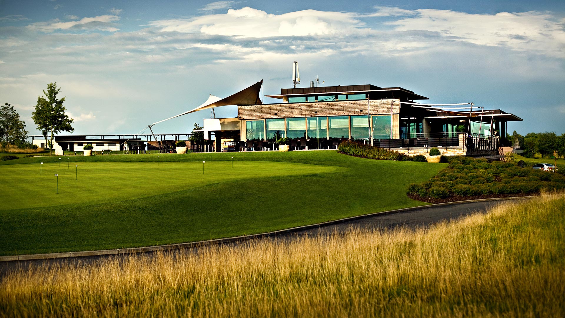 Albatross Golf Resort